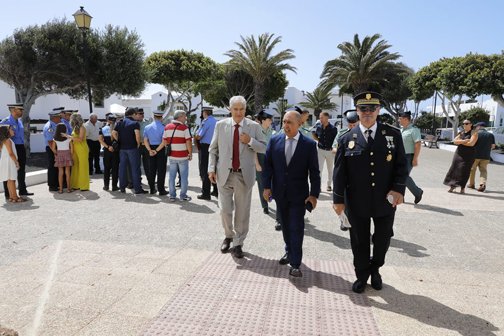 Bokep cegu tihani reached the hotel and quickly got the